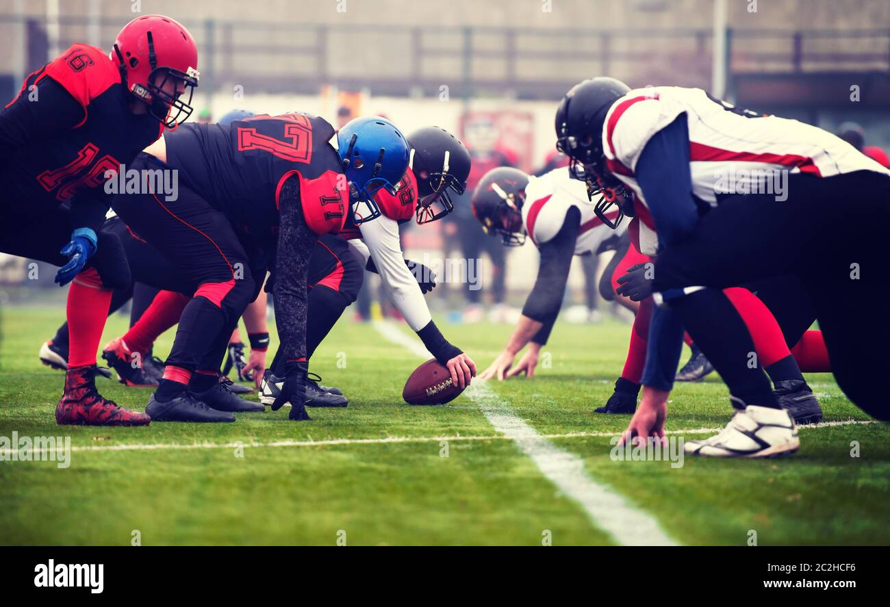 professional american football players ready to start Stock Photo - Alamy