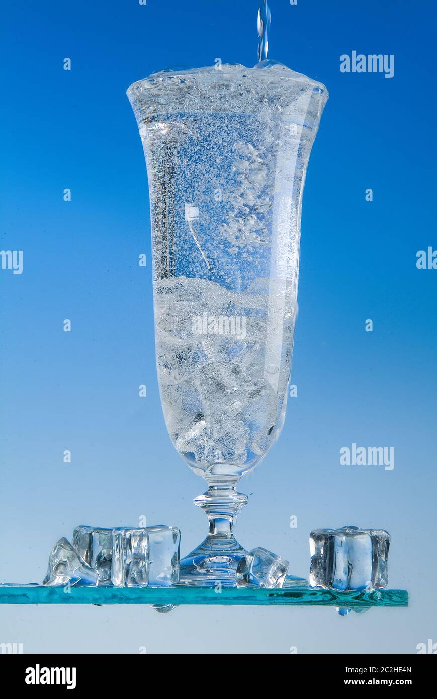 Pouring refreshing soda water hi-res stock photography and images - Alamy