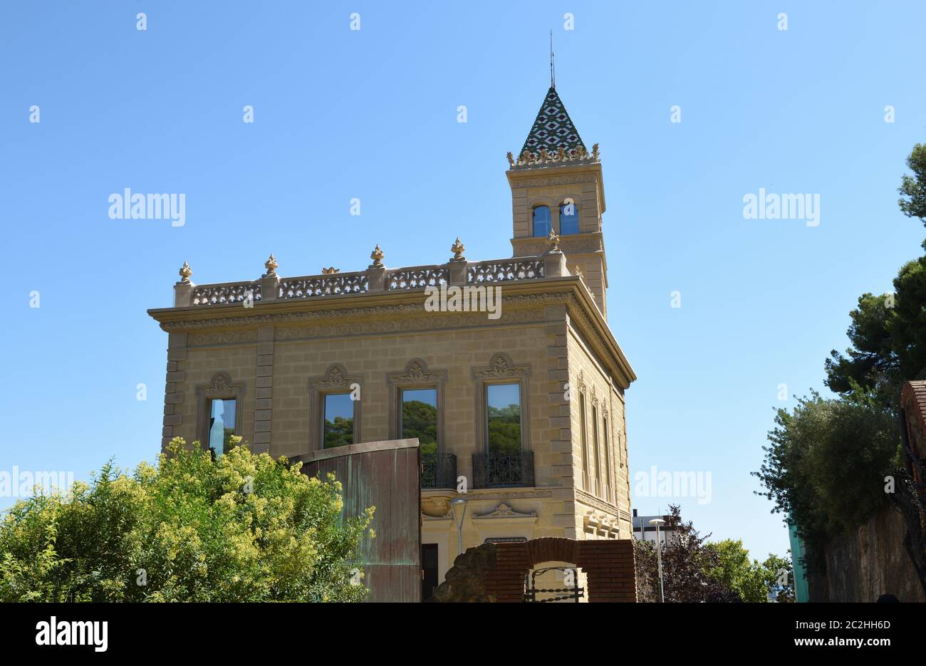 Ell building hi-res stock photography and images - Alamy