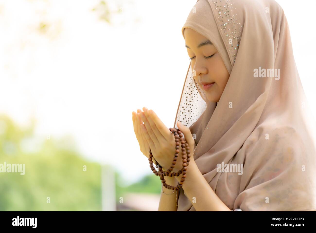 Young woman muslim Duas Stock Photo - Alamy