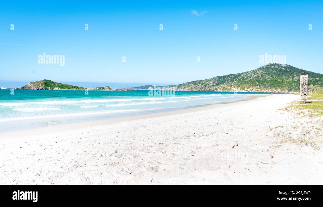 White sand and turquoise sea water at brazilian beach Stock Photo - Alamy