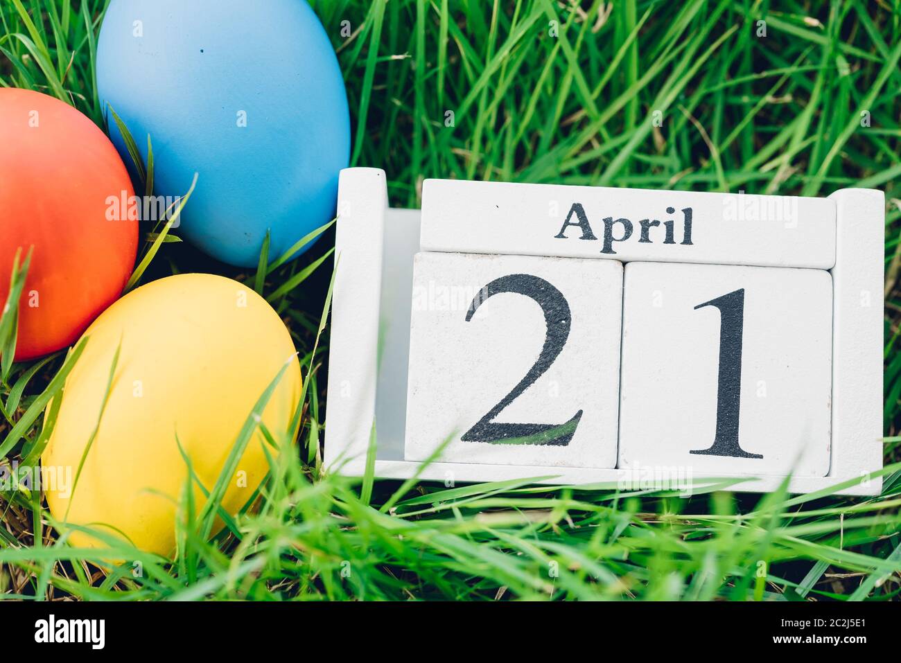 Easter egg on garden grass background, 21 April, Happy easter day ...