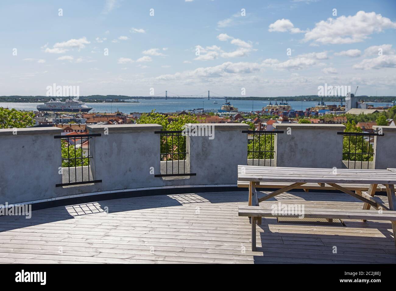 White and blue water tower hi-res stock photography and images - Alamy