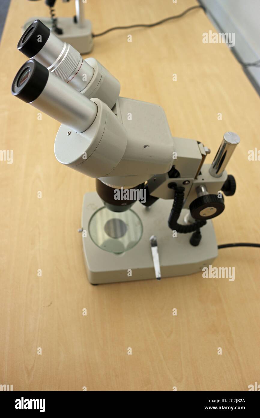 Binocular microscope hi-res stock photography and images - Alamy