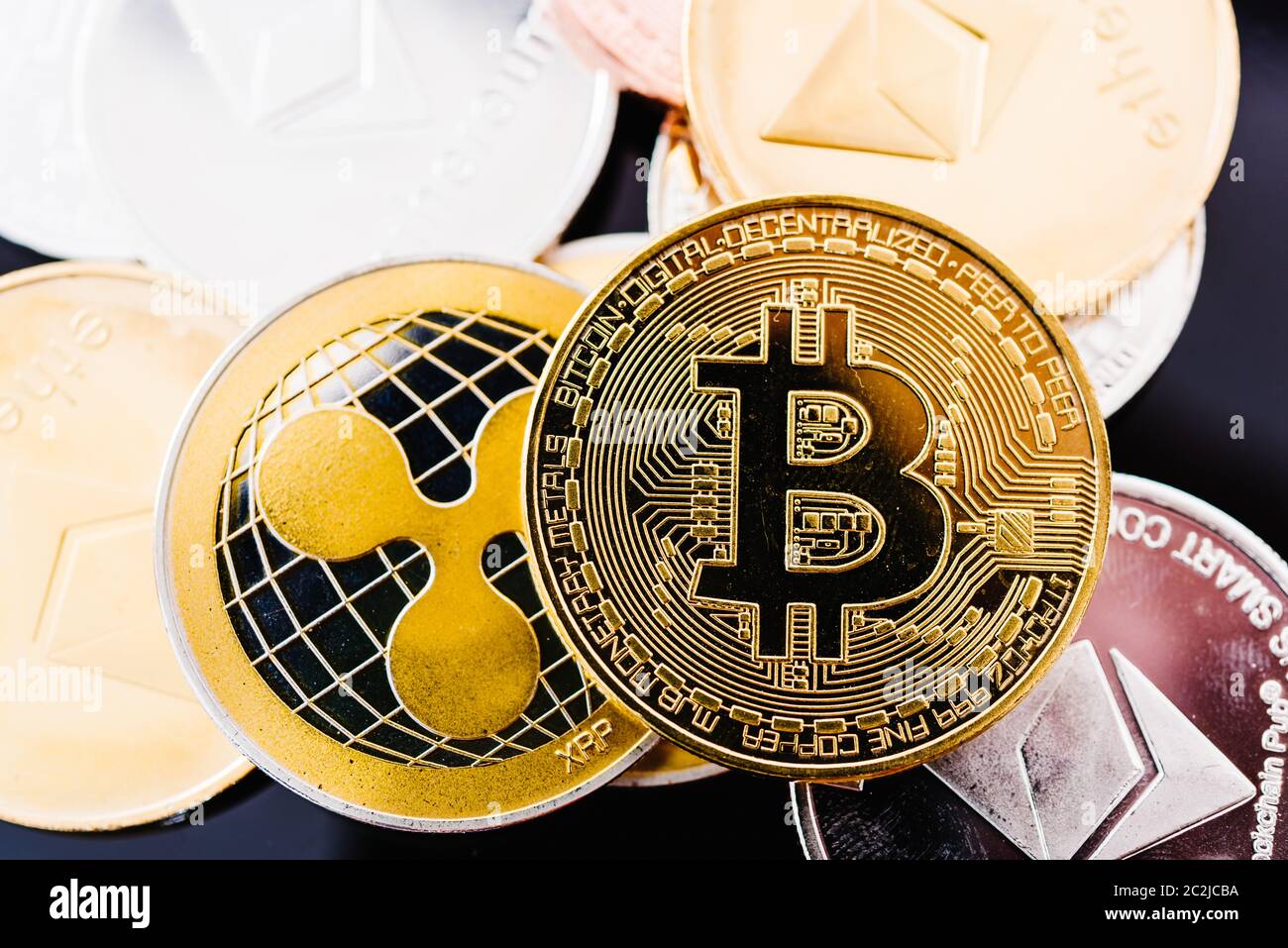 Cryptocurrency virtual coins set hi-res stock photography and images ...