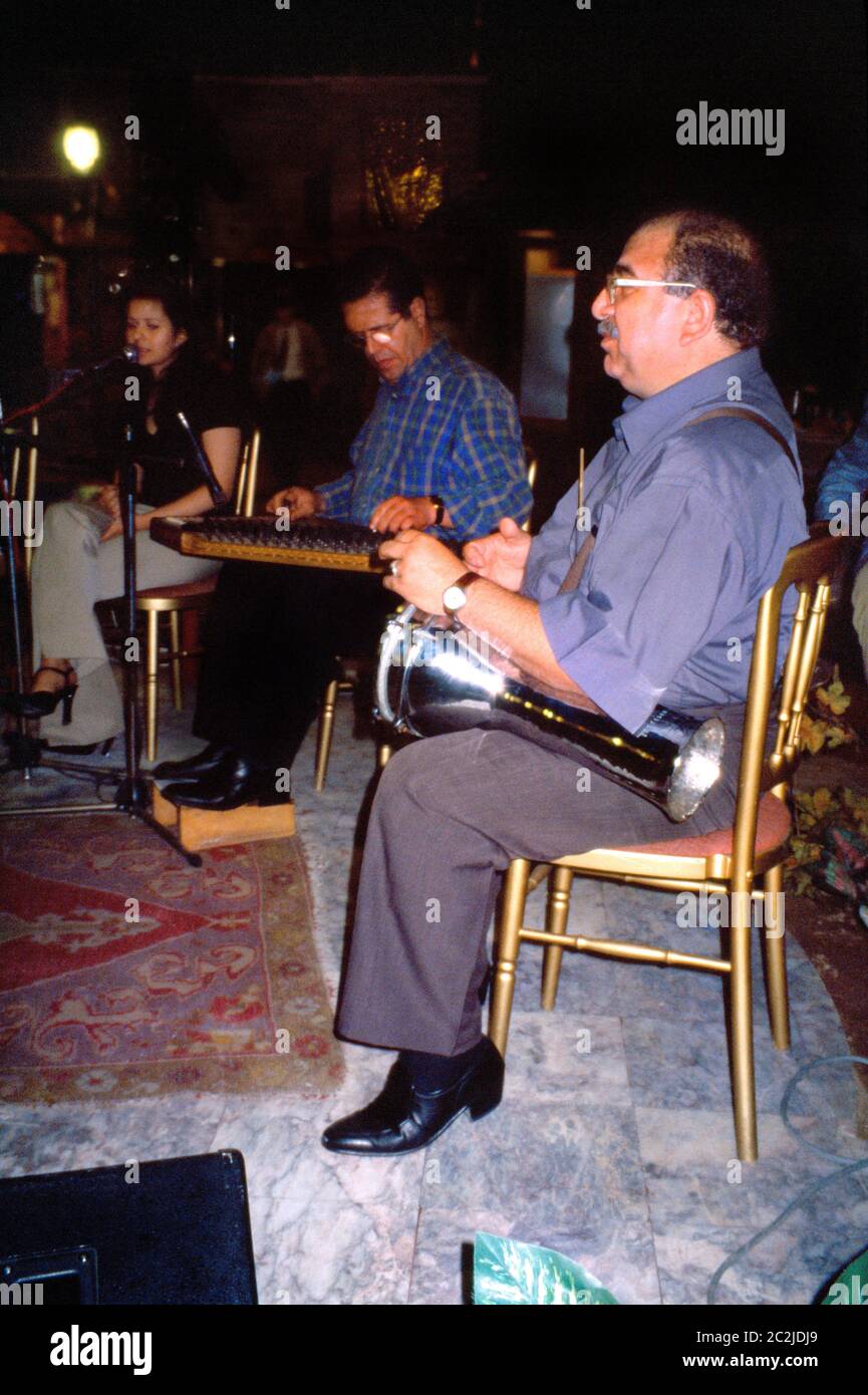 Istanbul Turkey Traditional Musicians In Restaurant Stock Photo - Alamy