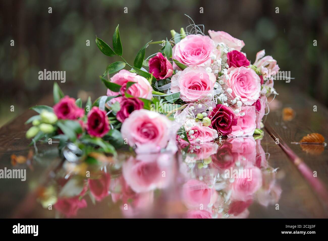 Reflection of roses hi-res stock photography and images - Alamy