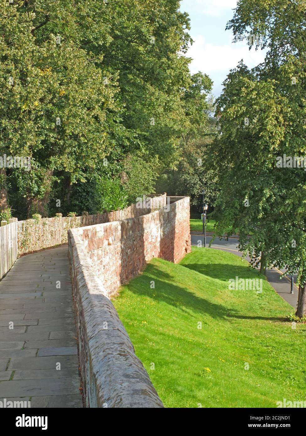 Grass embankment hi-res stock photography and images - Alamy