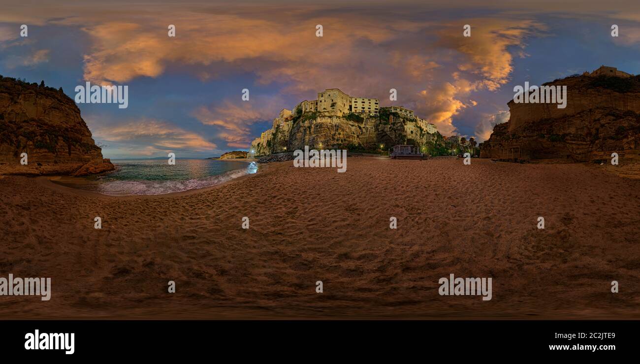 Tropea at night hi-res stock photography and images - Alamy