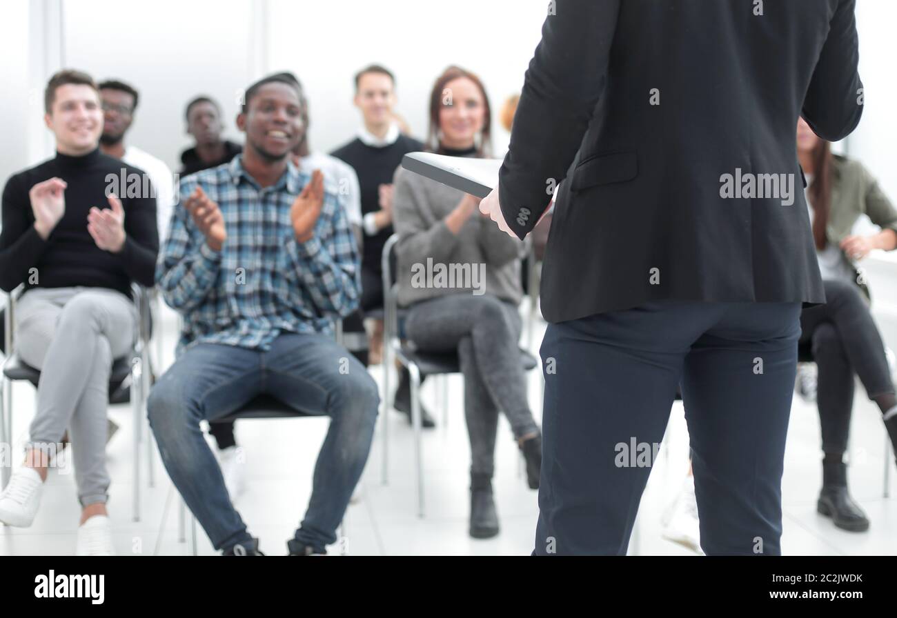 Speaker audience cheering hi-res stock photography and images - Alamy