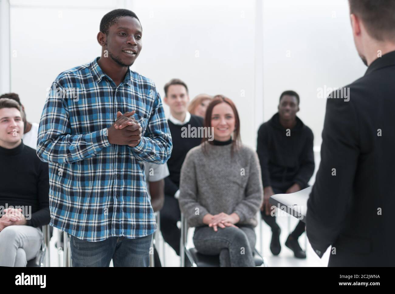 Audience asking question forum hi-res stock photography and images - Alamy