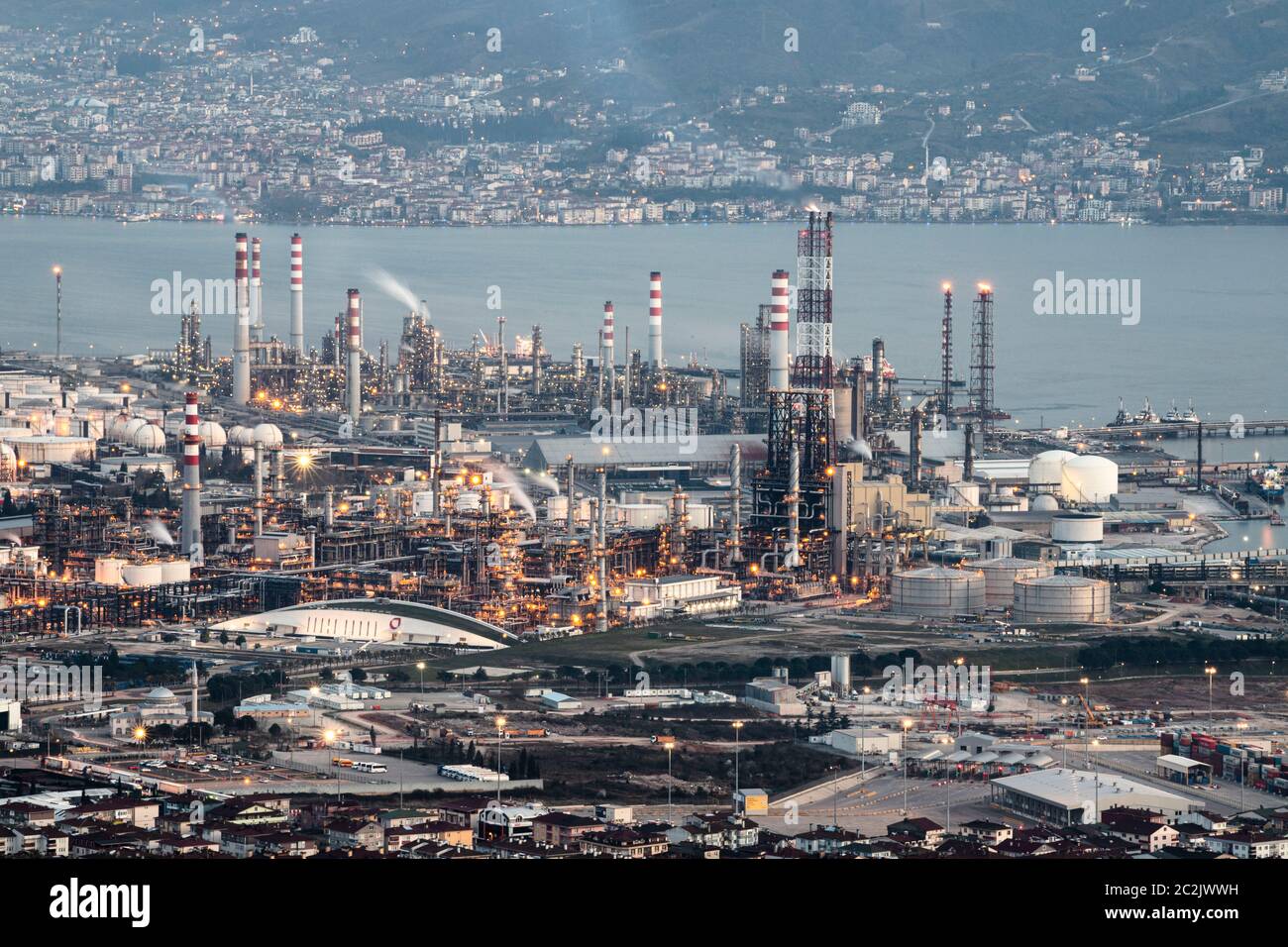 Largest oil refinery hi-res stock photography and images - Alamy
