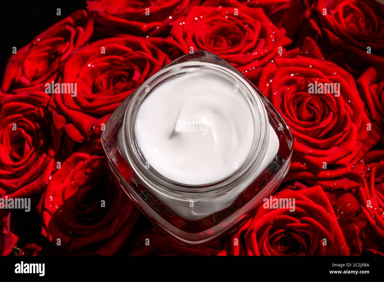 Face cream with roses hi-res stock photography and images - Alamy