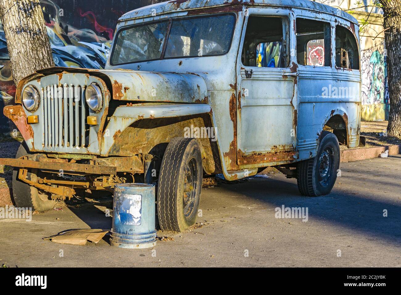 Rusty old jeep hi-res stock photography and images - Alamy