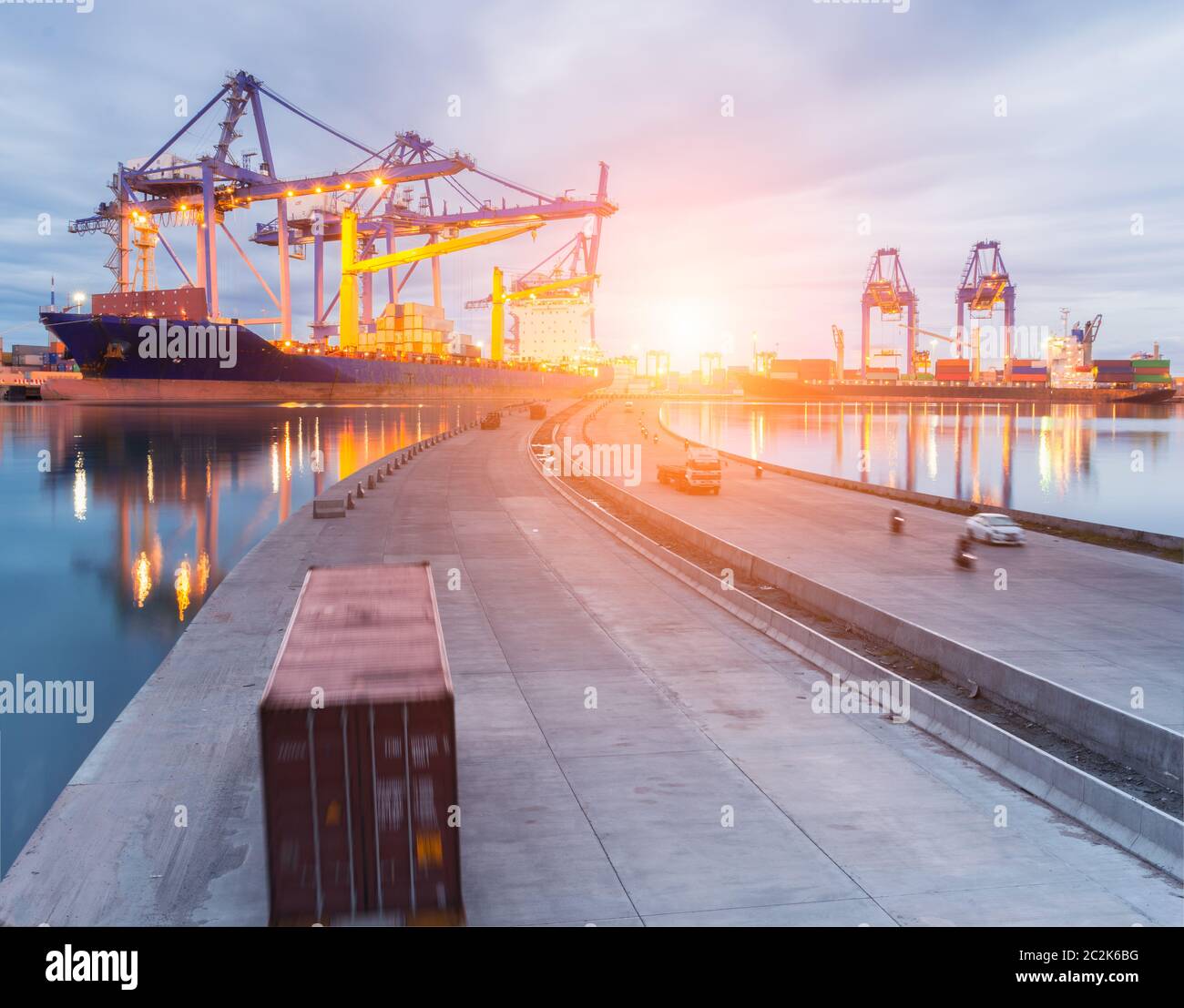 Truck transport container hi-res stock photography and images - Alamy