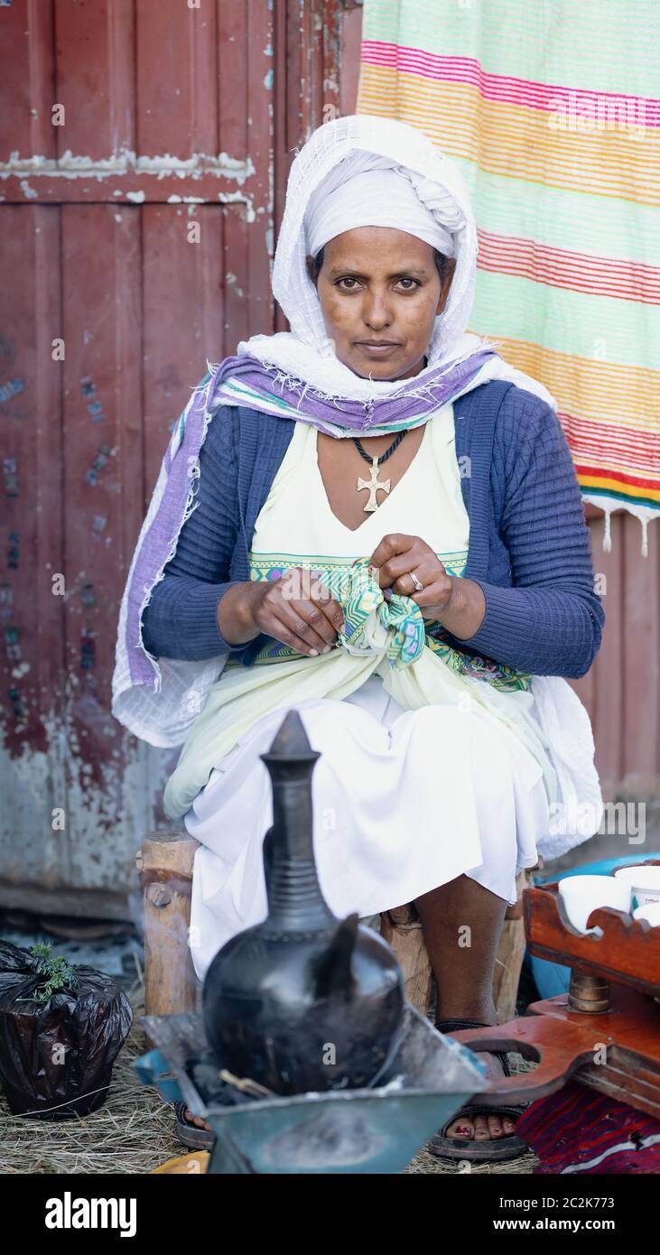 Ethiopian women traditional dress hi-res stock photography and images - Alamy