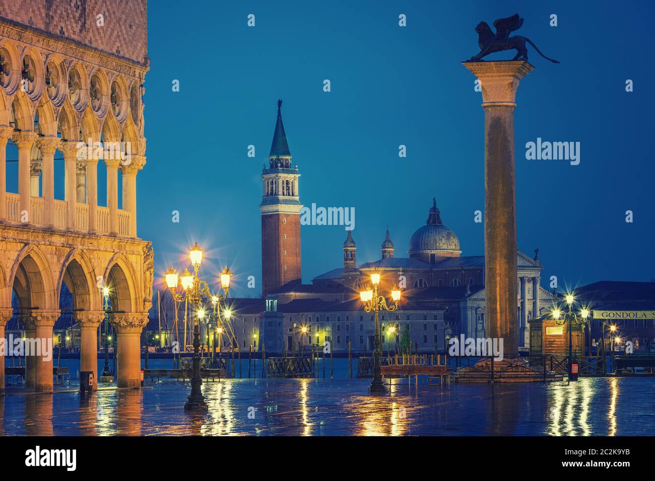 Venice night view of st marks square with doges palace hi-res stock ...