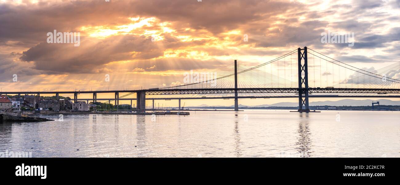 Beautiful sunset at The Forth road bridge and Queensferry crossing ...
