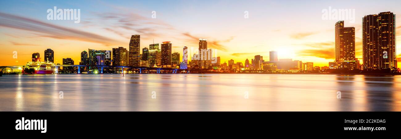 Miami skyscrapers bridge over hi-res stock photography and images - Alamy