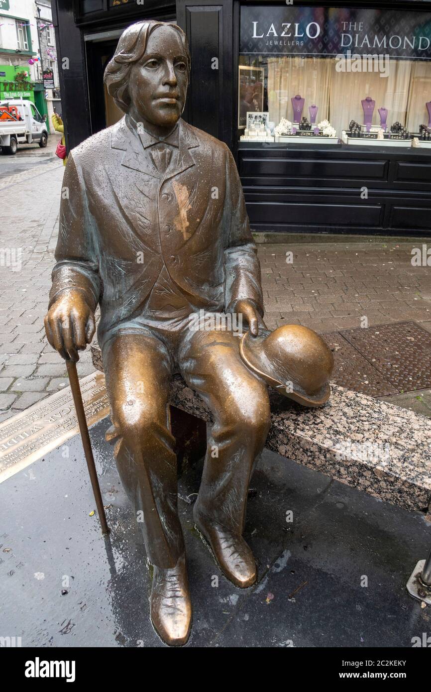 Bronze statue of writer Oscar Wilde in Galway, Republic of Ireland ...