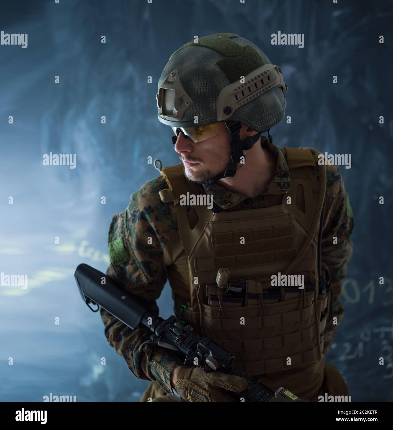 modern warfare soldier Stock Photo - Alamy