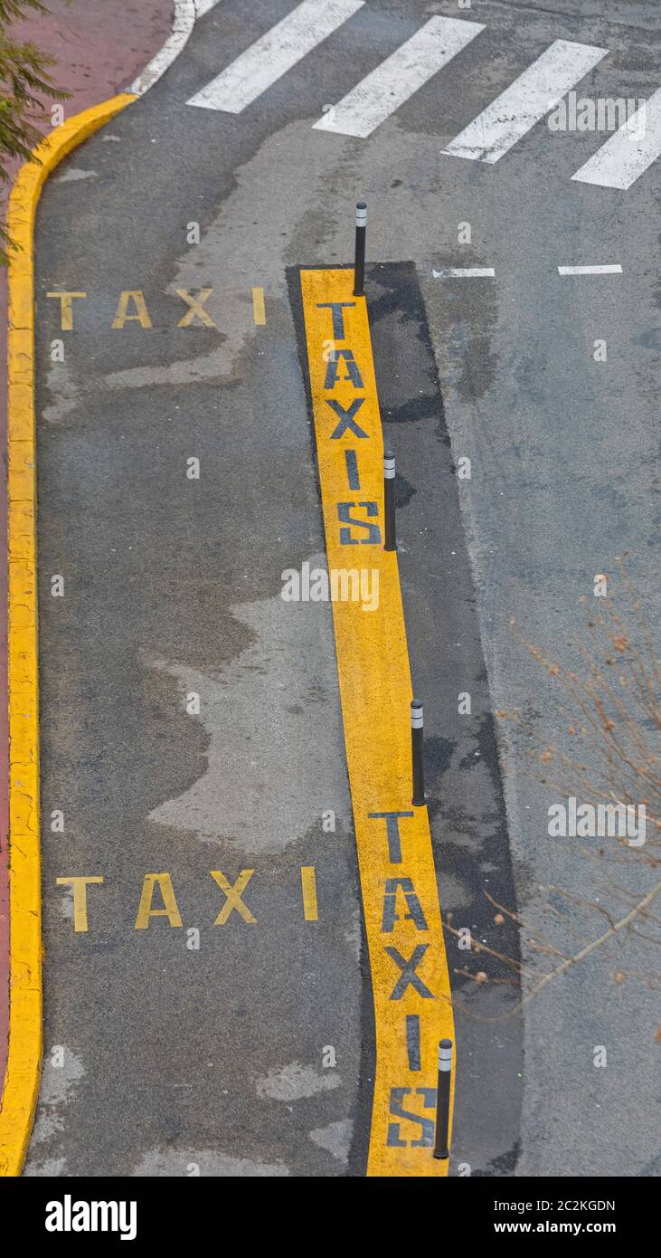Empty taxi hi-res stock photography and images - Alamy