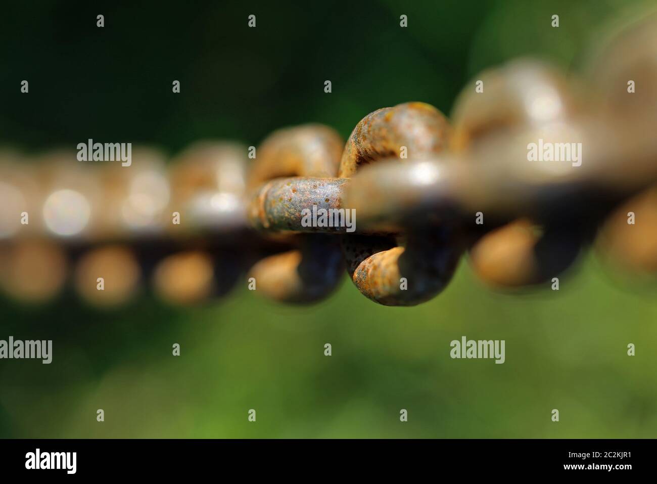 Rust chain hi-res stock photography and images - Alamy