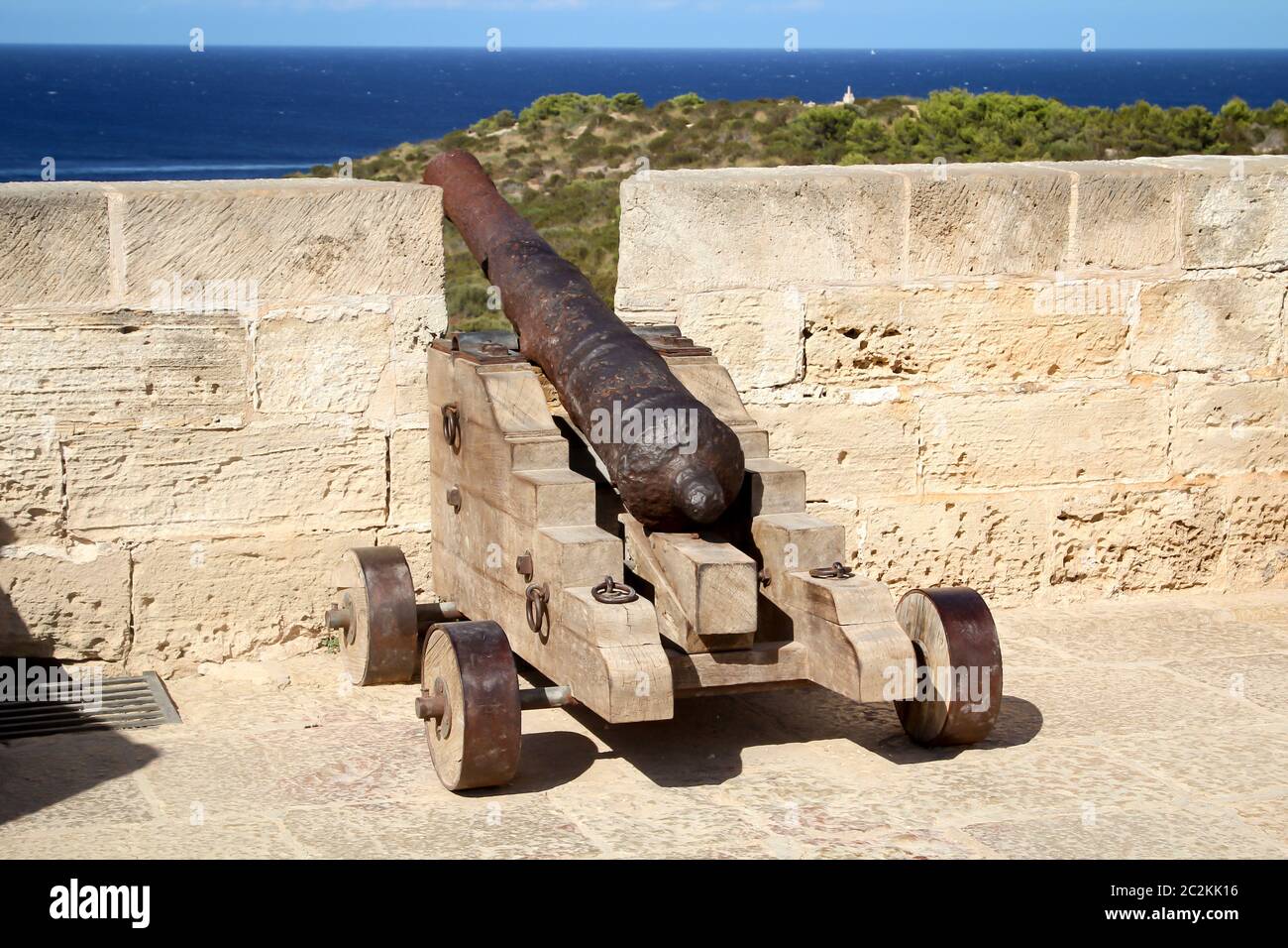Medieval siege cannon hi-res stock photography and images - Alamy