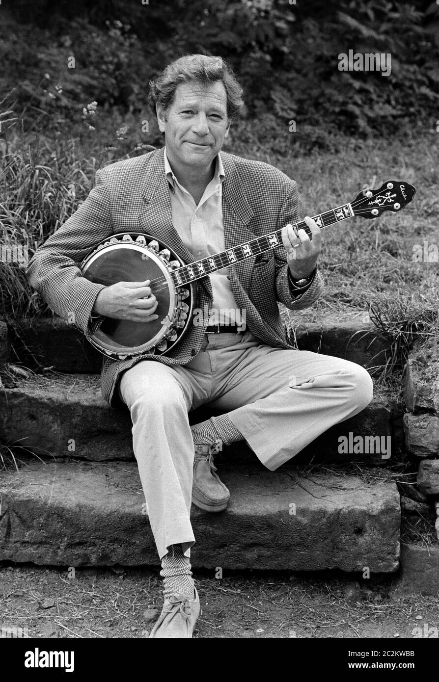 LONDON, UK. July 1985: Actor George Segal at a photocall in London ...