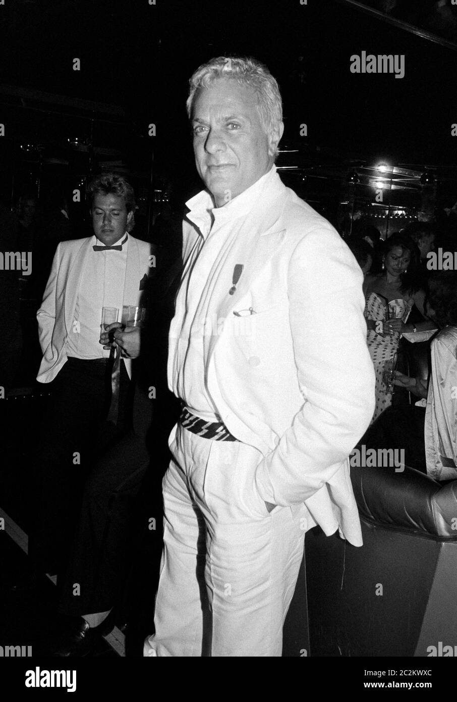 LONDON, UK. c. 1986: Actor Tony Curtis at a party in London. © Paul ...
