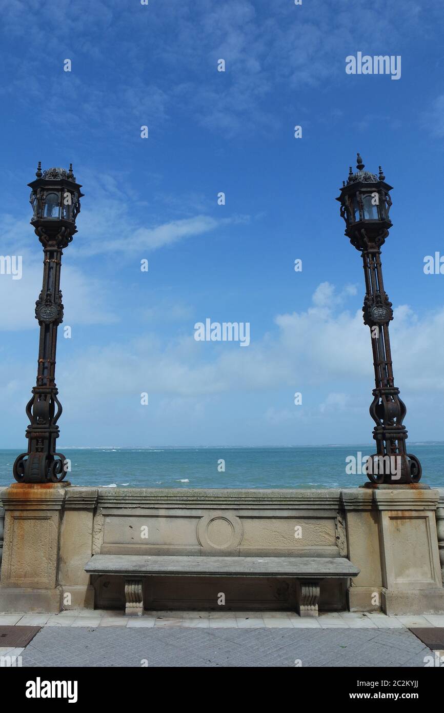 Street lamp cadiz hi-res stock photography and images - Alamy