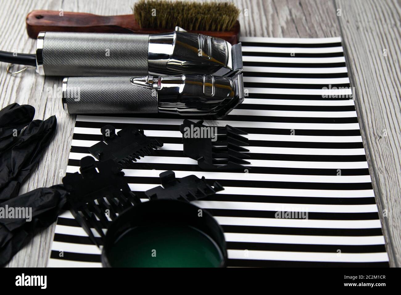 Haircut machines, nozzles of different sizes, combs and gels for ...