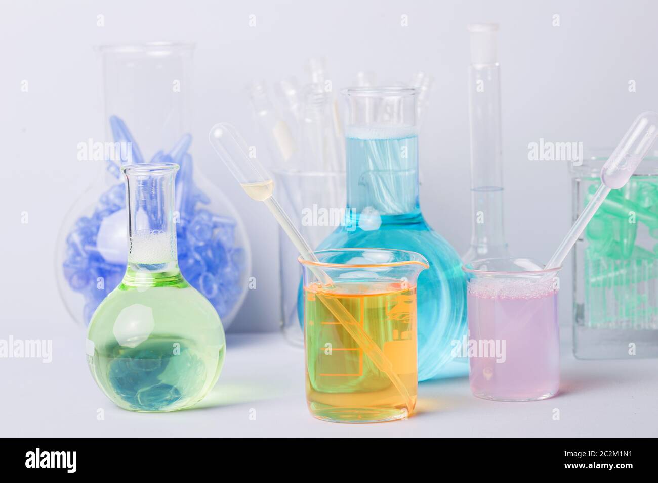 Assorted lab glassware hi-res stock photography and images - Alamy