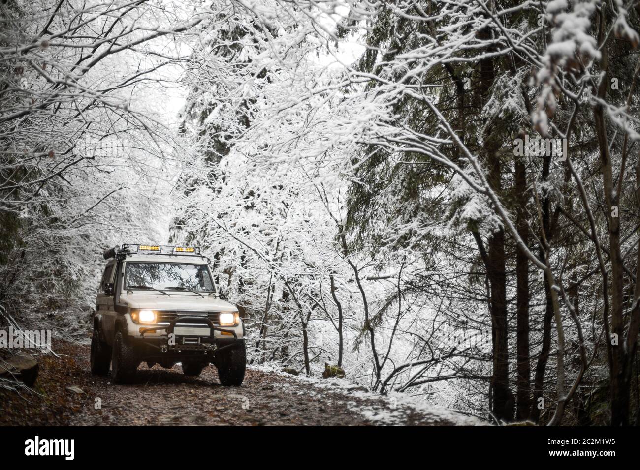 Jeep offroad snow hi-res stock photography and images - Alamy