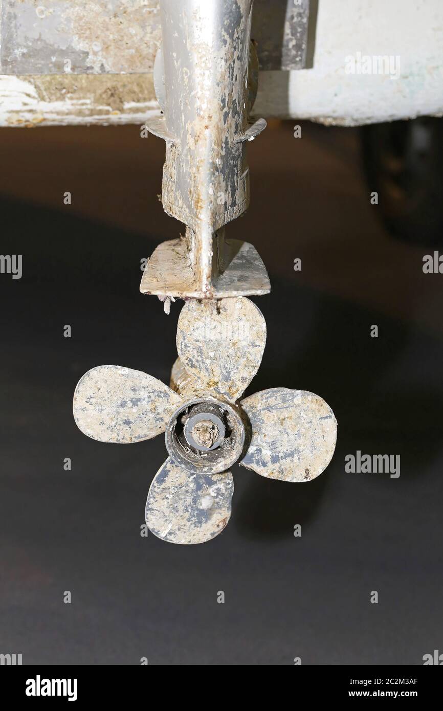 Outboard motor propeller hi-res stock photography and images - Alamy