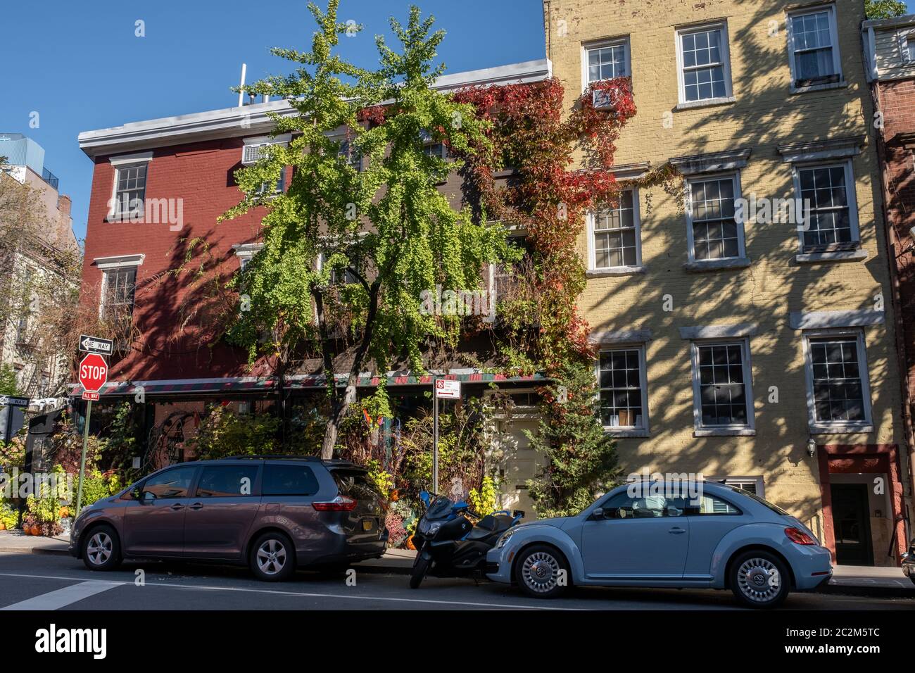 Fall foliage color of Greenwich Village in Lower Manhattan Stock Photo ...