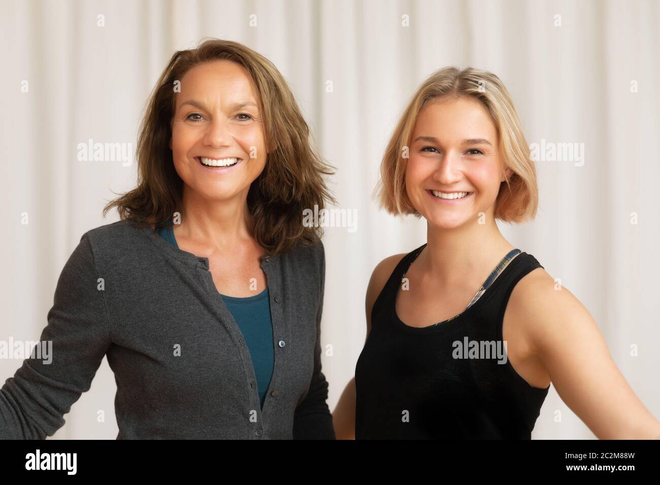 two women portrait Stock Photo - Alamy