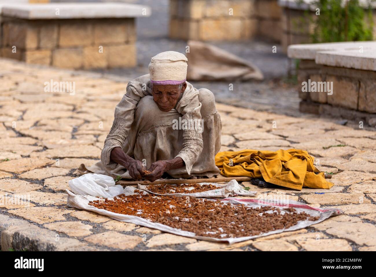 Homeless africa woman hi-res stock photography and images - Alamy