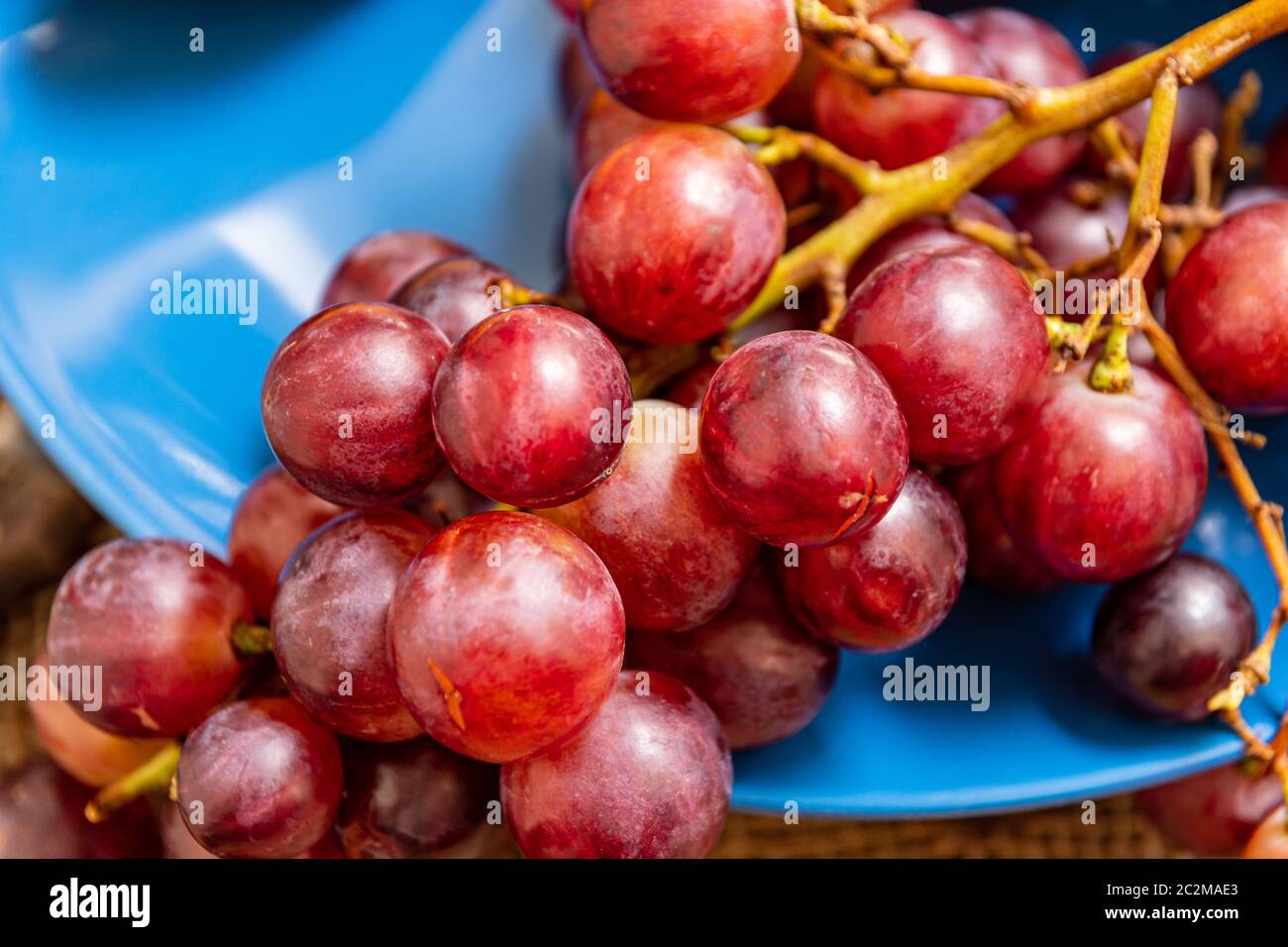 Grapes fresh hi-res stock photography and images - Alamy