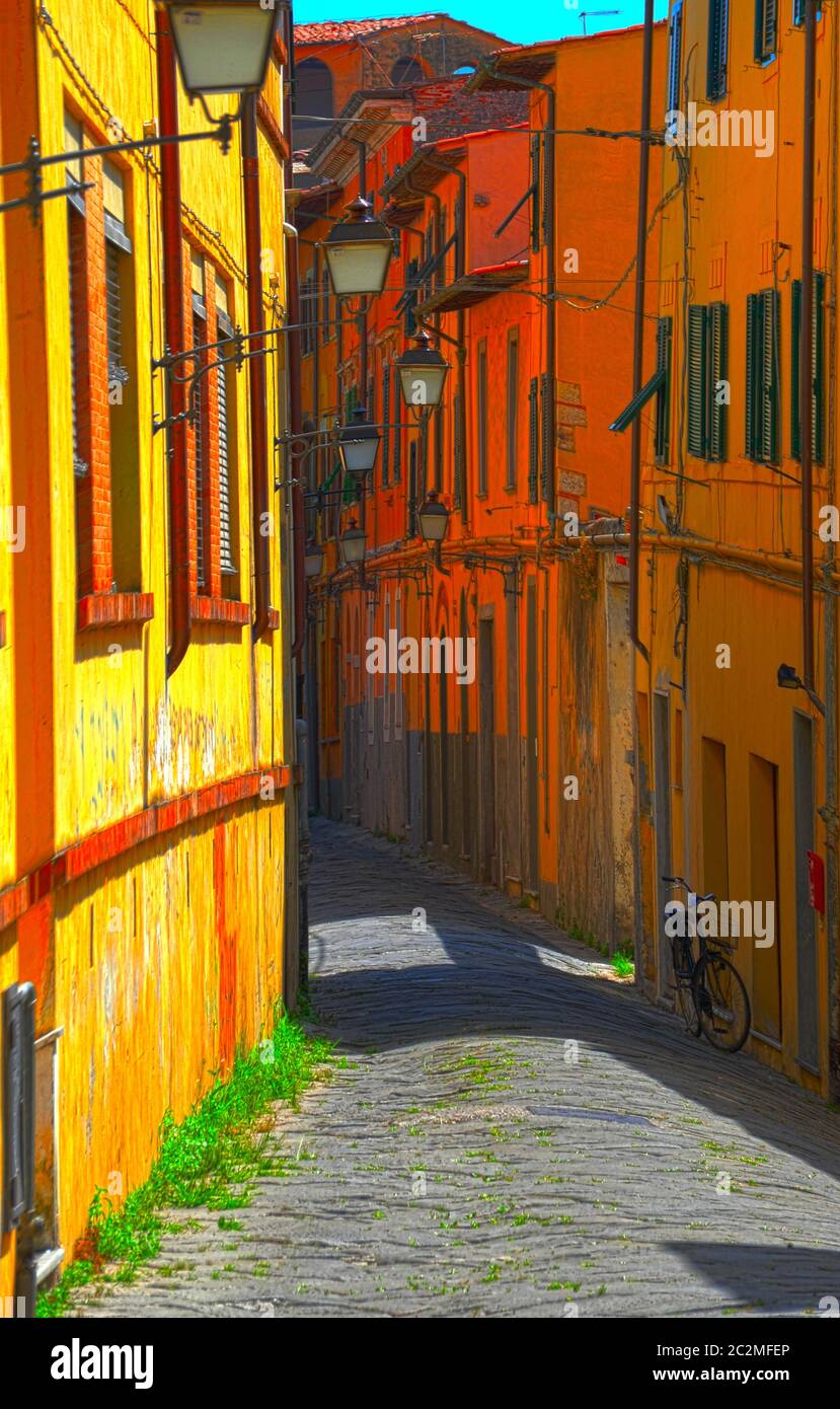 Medieval italian architecture hi-res stock photography and images - Alamy