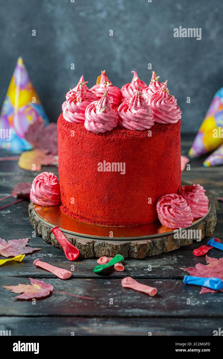 Traditional red velvet sponge cake Stock Photo - Alamy