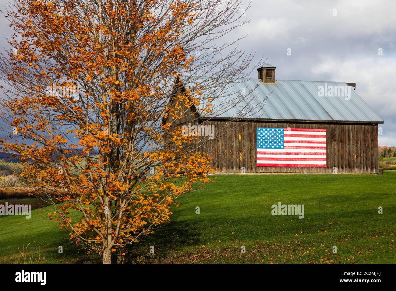 American flag on barn in hi-res stock photography and images - Alamy