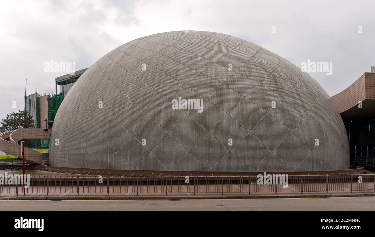 Egg shaped architecture hi-res stock photography and images - Alamy