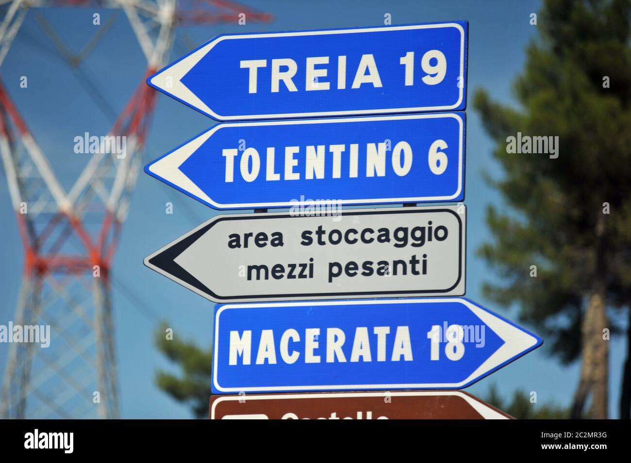 Italy exit sign hi-res stock photography and images - Alamy