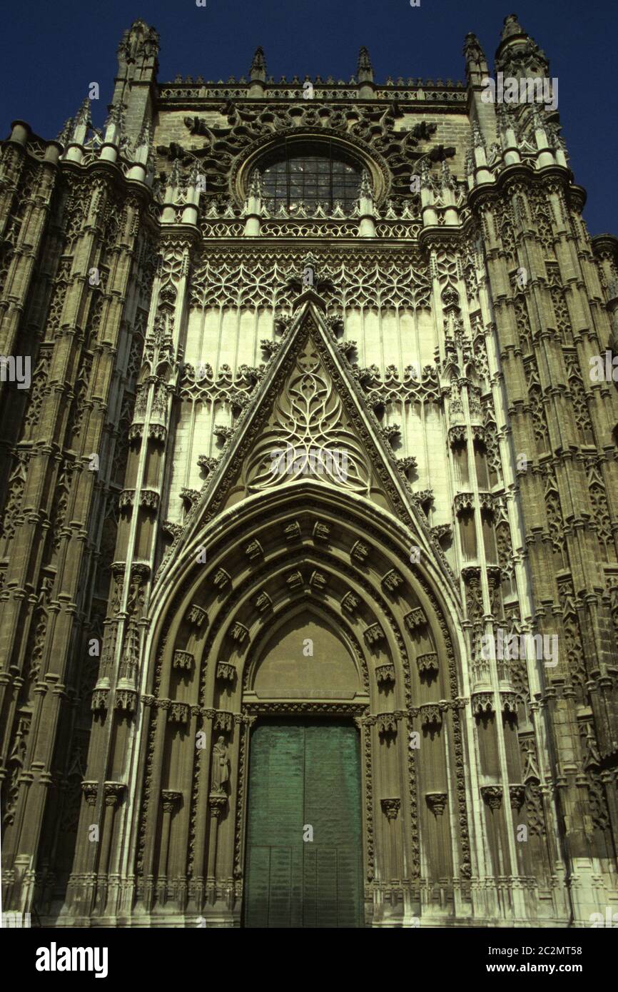 Seville cathedral door hi-res stock photography and images - Alamy