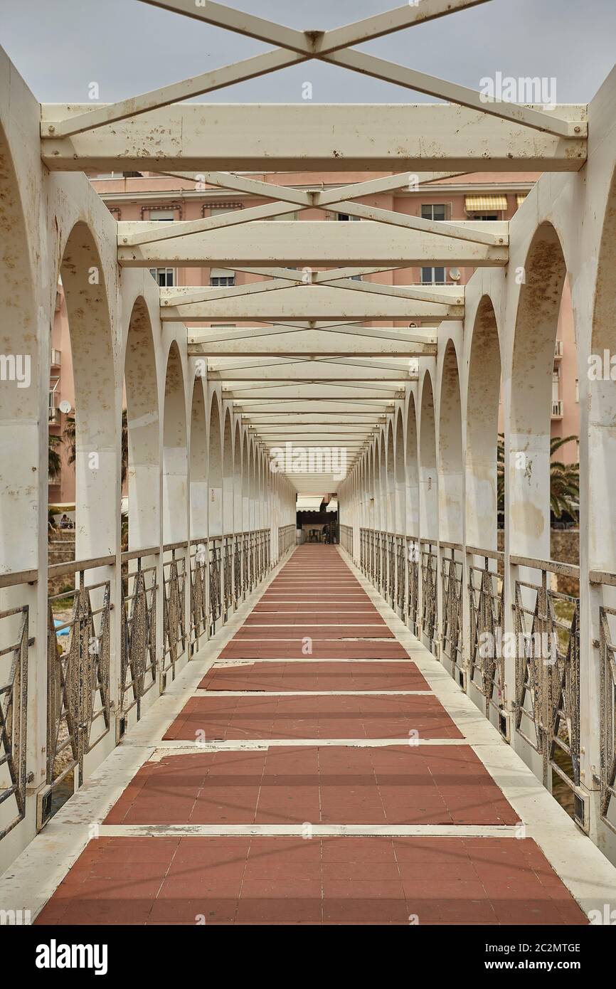 Convergent Lines In Architecture High Resolution Stock Photography and ...