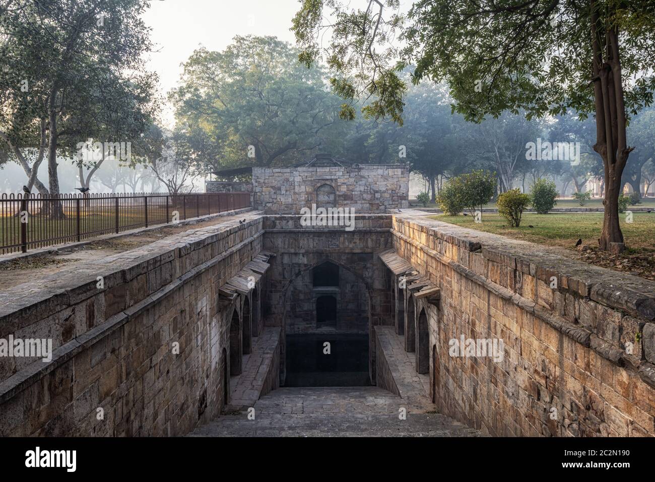 Stepwell delhi hi-res stock photography and images - Alamy