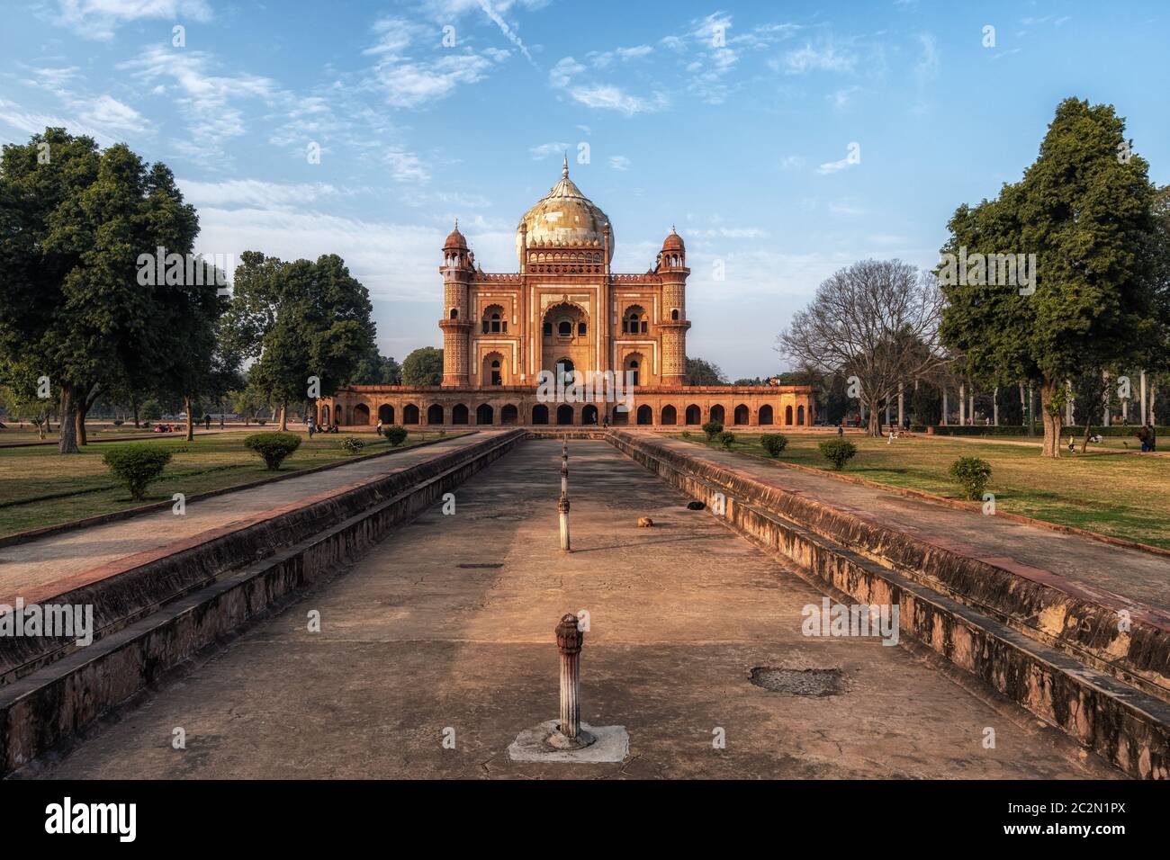 safdarjung tomb mausoleum dome and the surrounding tomb complex scenery ...