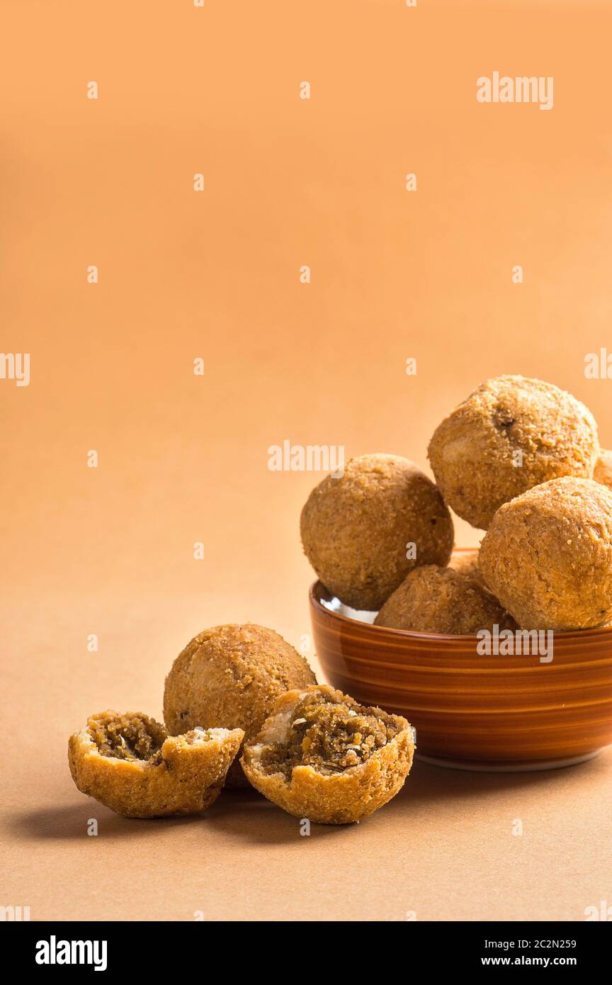 Moong dal namkeen hi-res stock photography and images - Alamy