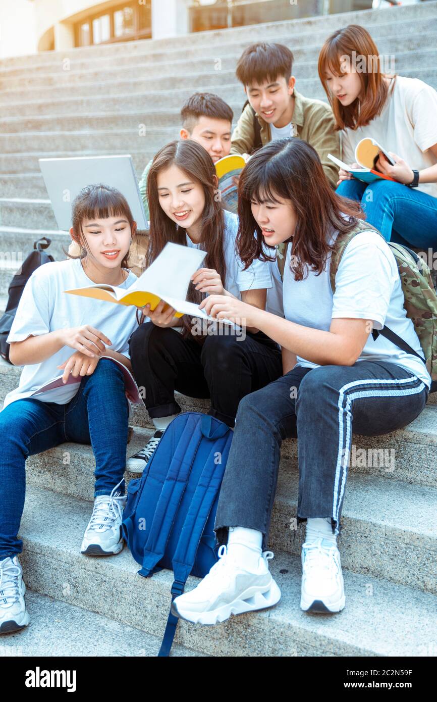 Taiwanese college students hi-res stock photography and images - Alamy